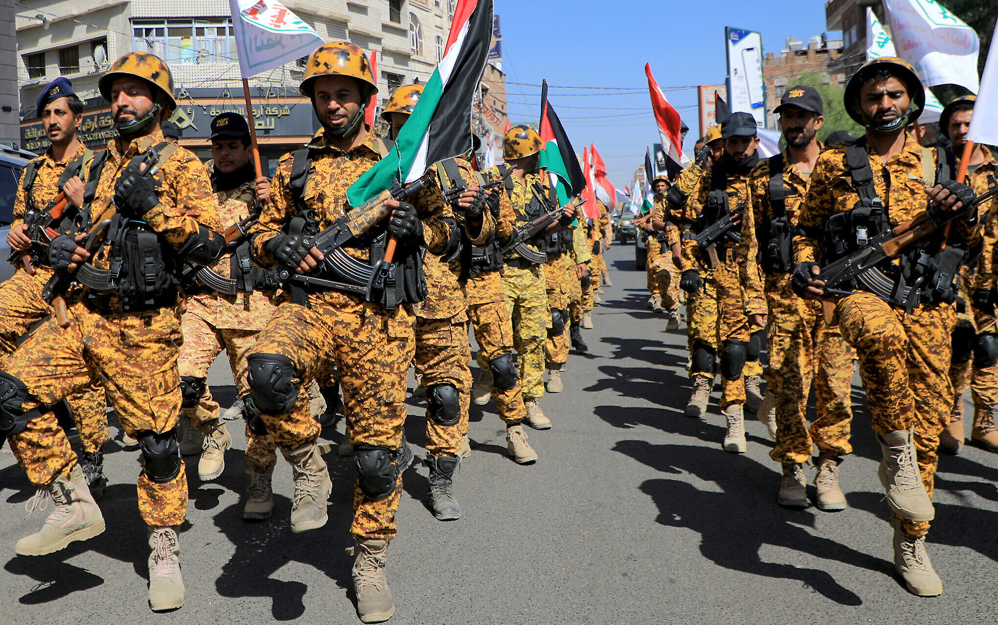 Yémen Les Houthis Revendiquent Des Attaques En Mer Rouge Et Contre